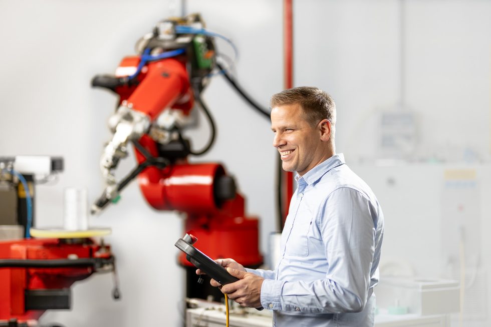 Service. Expertise. Individuality. - Reis Robotics